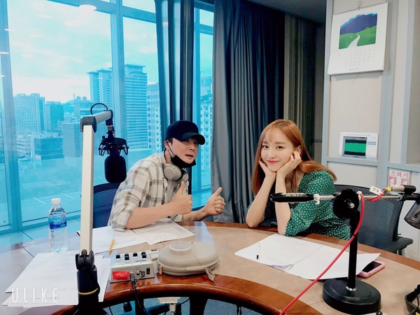 신혜성의 음악 오디세이 : 포토존 : 토요일은 feat. 윤태진 : SBS