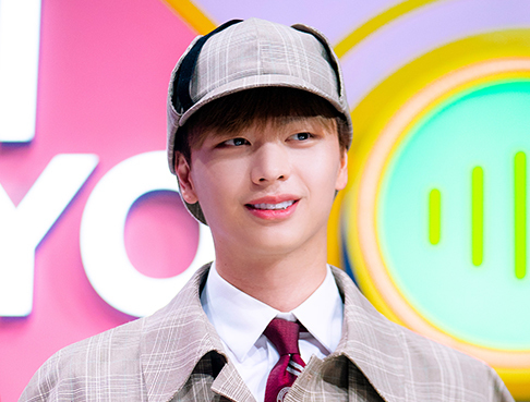 [현장포토] 무비 스타로 변신한 2MC! - 스페셜MC 육성재 : 현장포토 : SBS