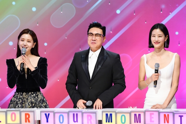 2부를 여는 밝은 미소의 ‘3MC’ : 현장포토 : SBS