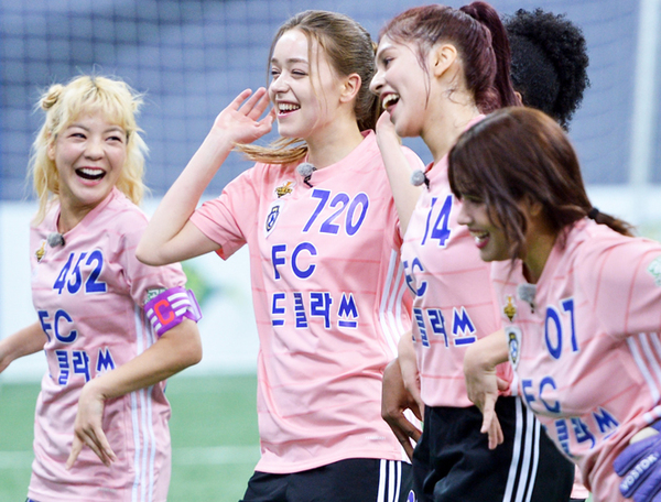 4강 진출팀 최종 결정전! FC월드클라쓰 VS FC구척장신 (2) : 현장포토 : SBS